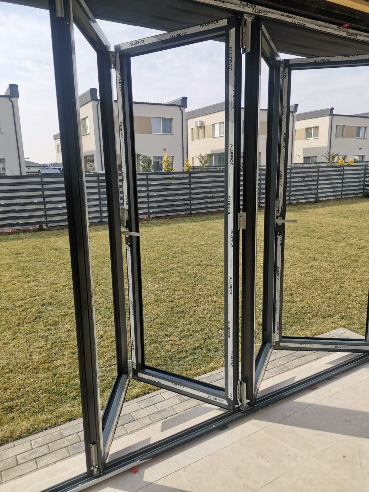 Ferestre şi Uşi Armonice, Pliante sau tip Evantai, usi acordeon